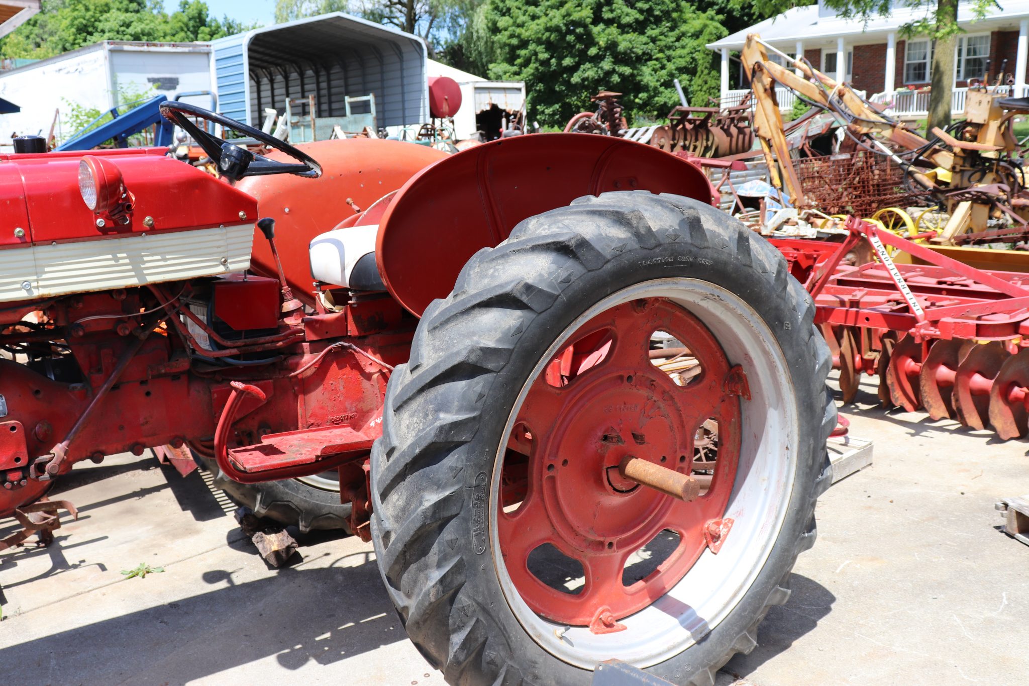 International 240 – Grand Blanc Tractor Sales