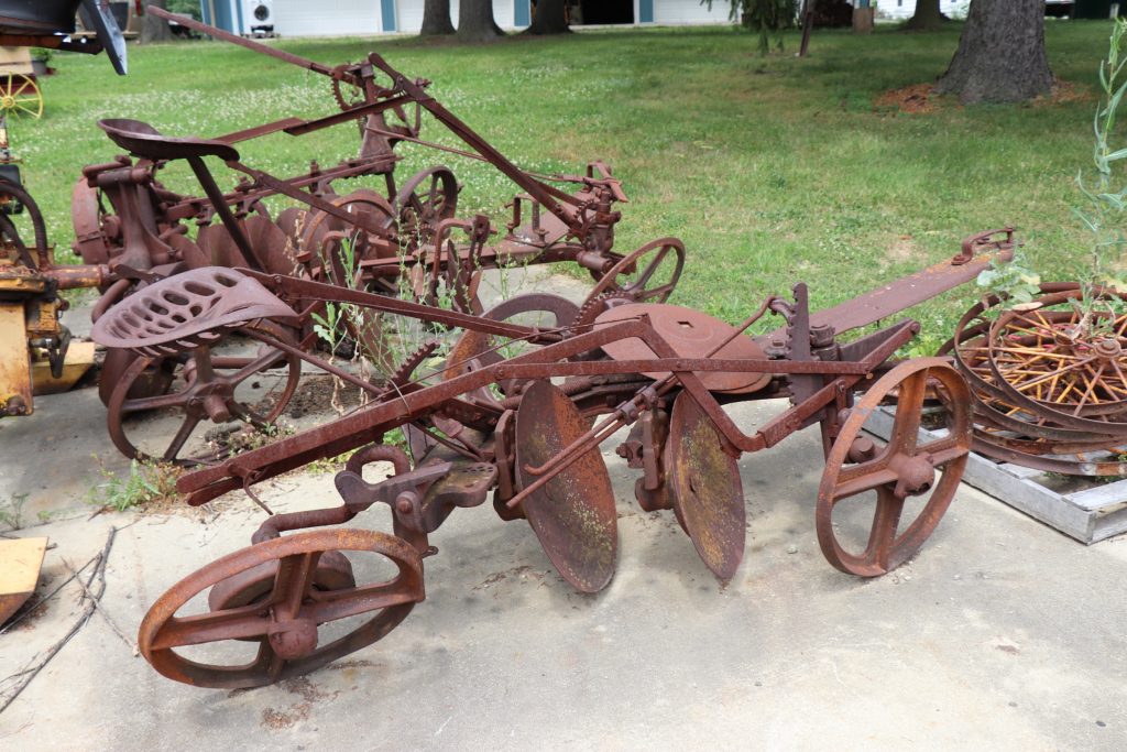 Antique Farm Equipment – Grand Blanc Tractor Sales